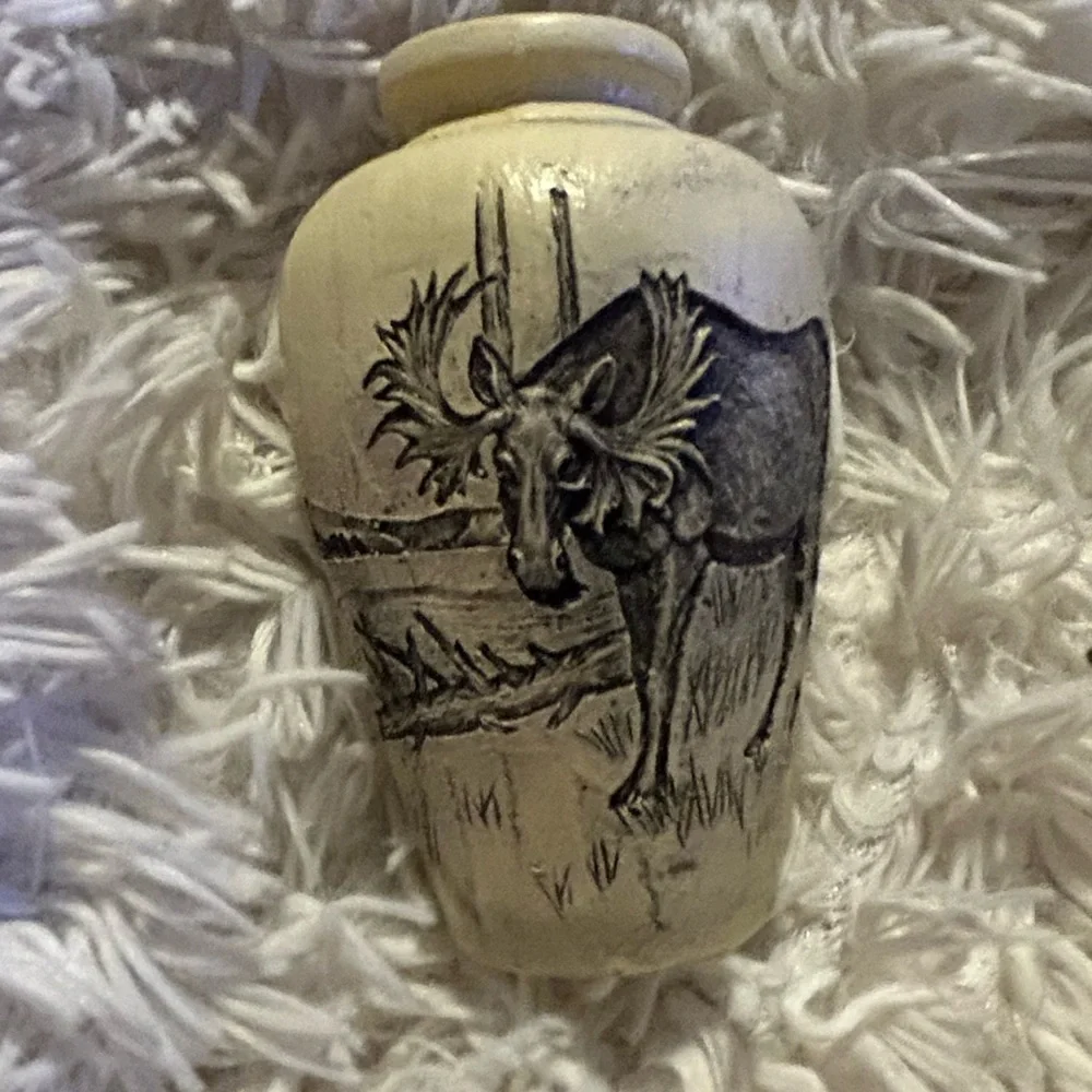 White | Accents | 5 Pottery Vase White Moose And Moose Family Etching ...